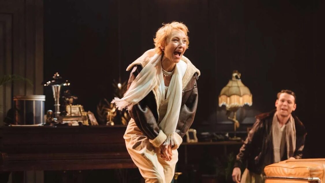 The Ultimate Guide to the Best Christmas Shows Around the World - Insignia